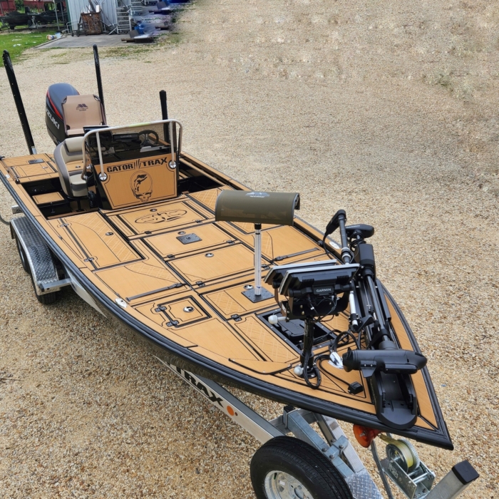 Strike Series Bass Boat Double Center Console - Gator Trax Boats