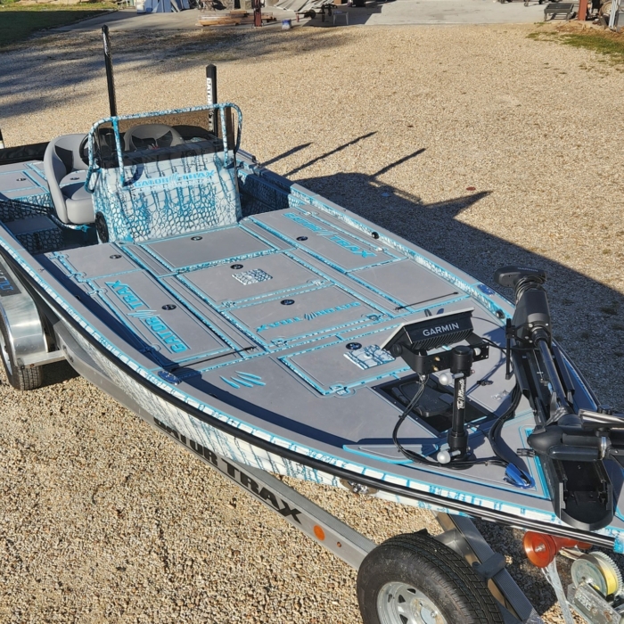 Strike Series Bass Boat Double Center Console - Gator Trax Boats