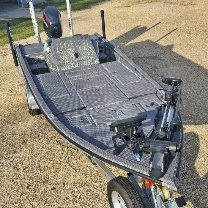 Strike Series Bass Boat Low Profile Center Console - Gator Trax Boats
